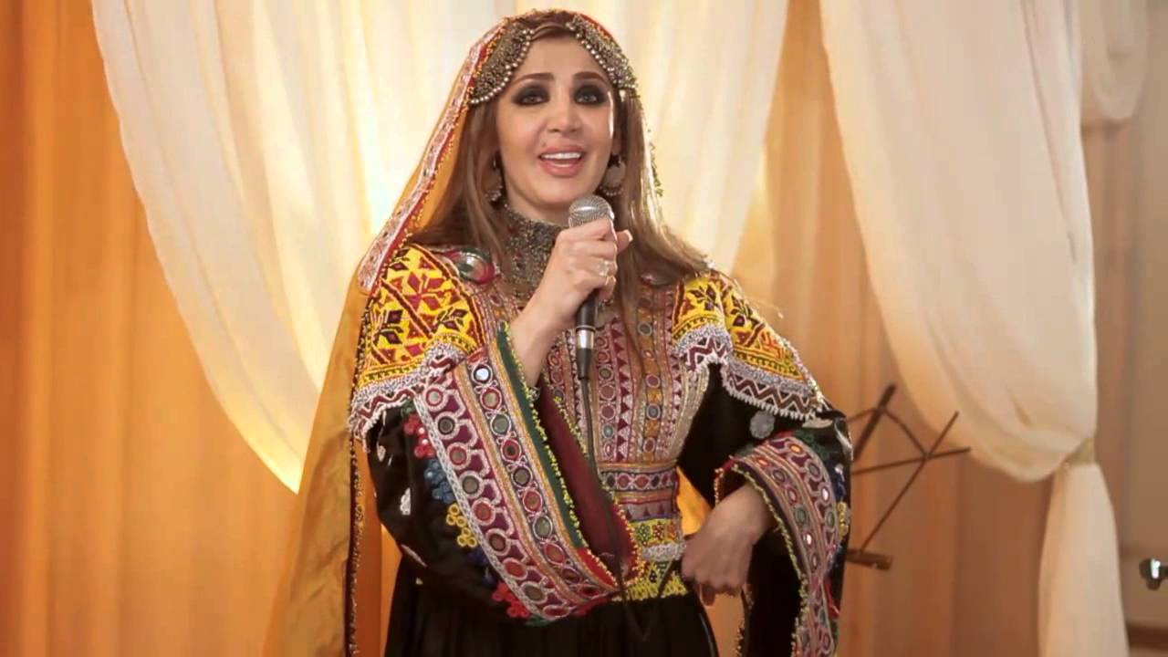 Pashto singer links future of artists with tourism industry - HP